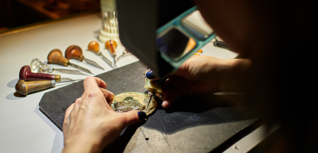 Jewellery Engraving By Hand Or Using A Machine: Which Option Is Best ...